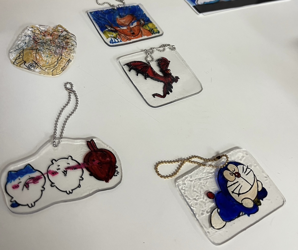 レジンでキーホルダー作り！